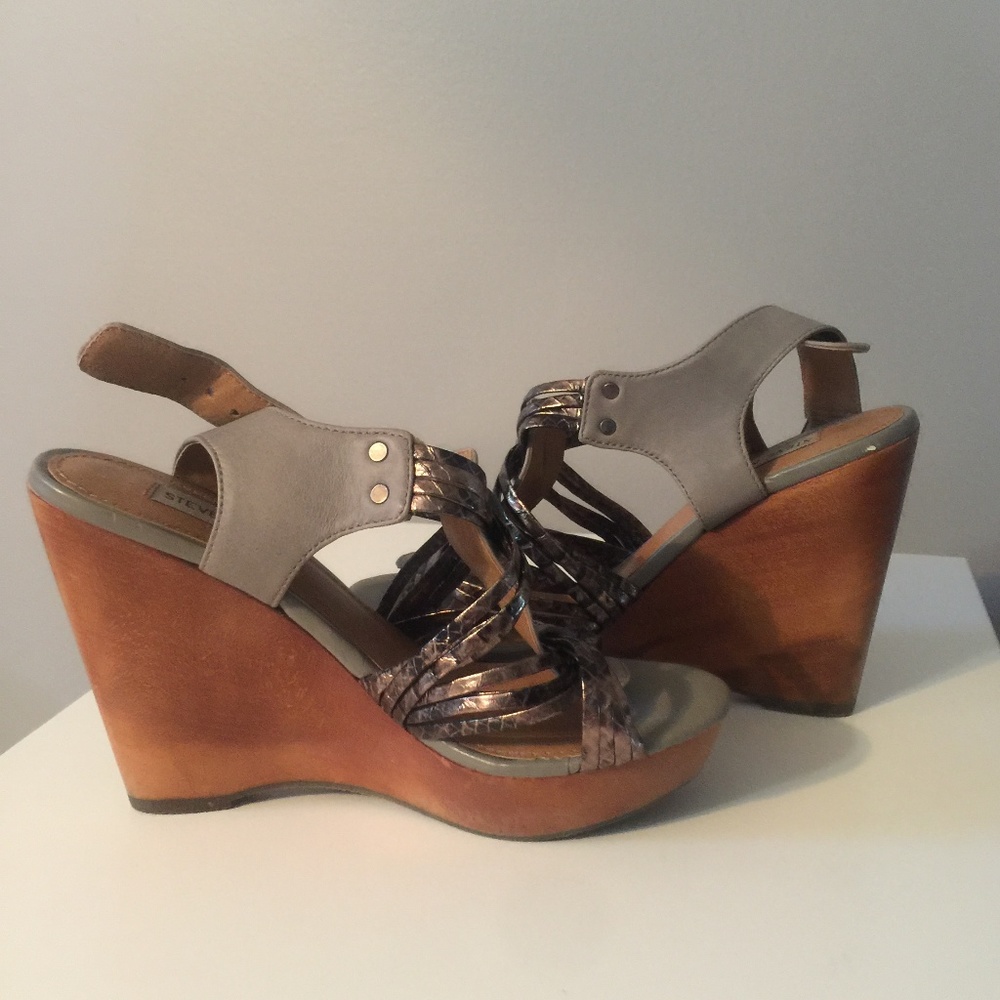 Steve Madden Army Green Wedges - Gem